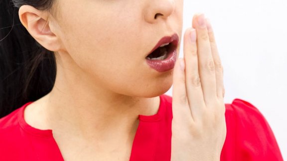 Ursachen für Mundgeruch und Tipps dagegen - Halitosis - Fit people